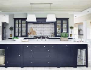 15 Gorgeous Dark Blue Kitchens – Inspiration & Ideas