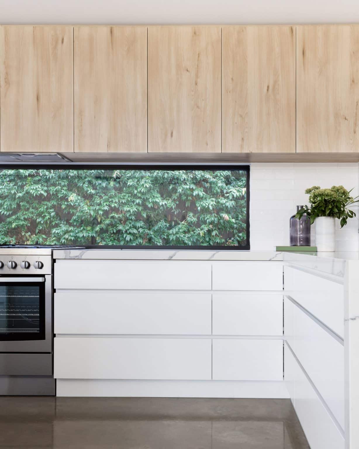 Kitchen Window Backsplash - Dazzling Display Or Cleaning Chore?